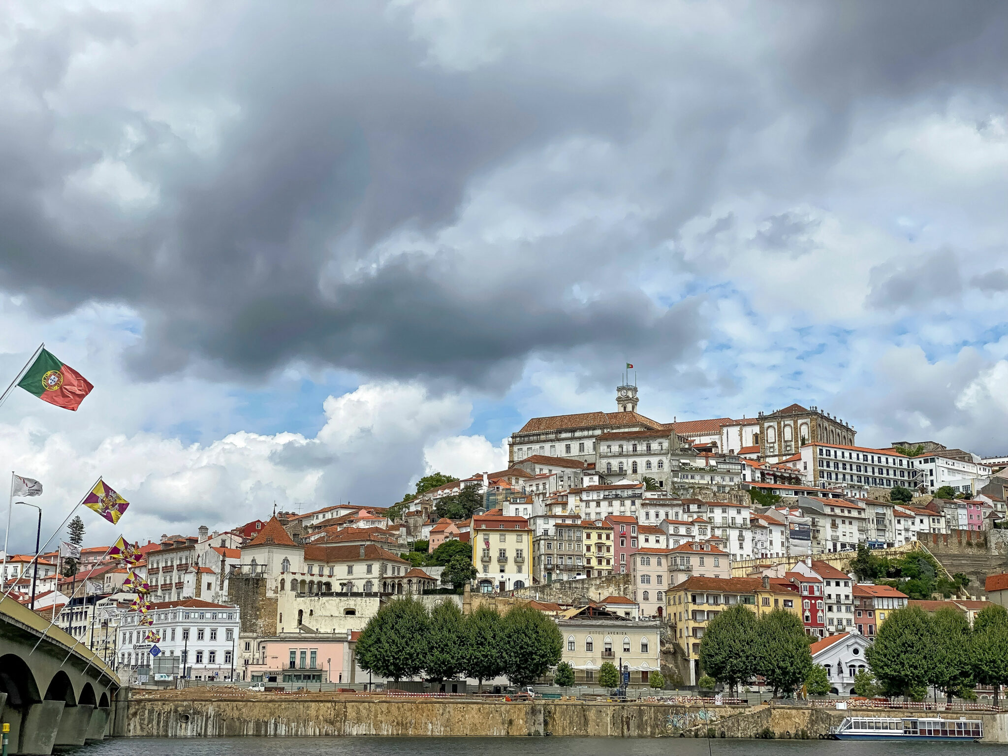 NHR in Portugal for Expats: Eligibility and Updates (2026) | AIX ...